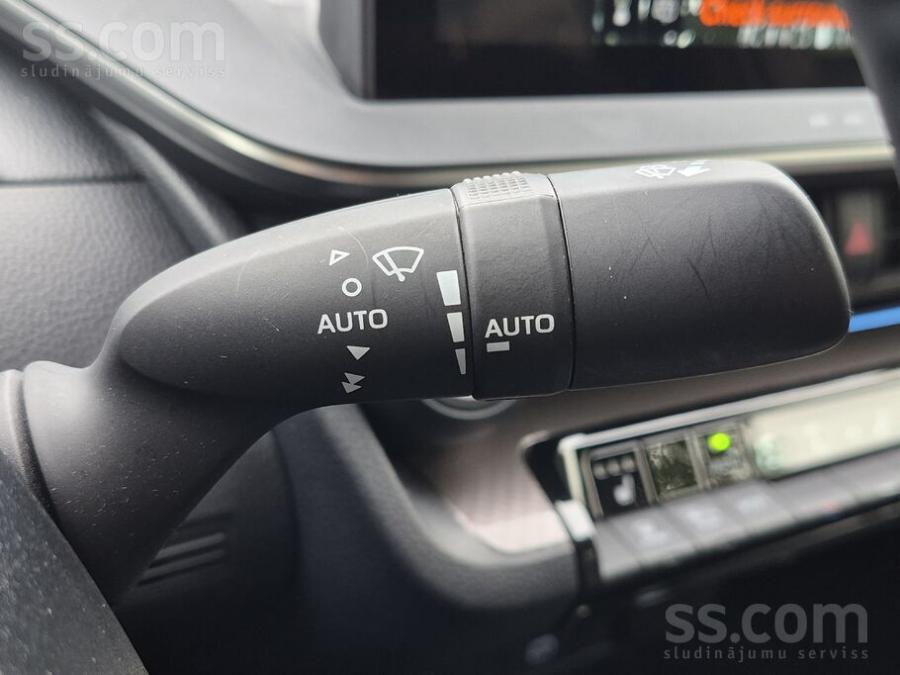 Grey Toyota Prius 2024 in Riga, with an engine capacity of 2.00 L and mileage of 50 thousand km for 30400 €, photo 16 on AUTOMOTO.COM.LV