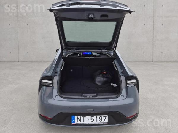 Pelēks Toyota Prius 2024 Rīga, ar dzinēja tilpumu 2.00 L un nobraukumu 50 tūkst. km par 30400 €, foto 8 vietnē AUTOMOTO.COM.LV