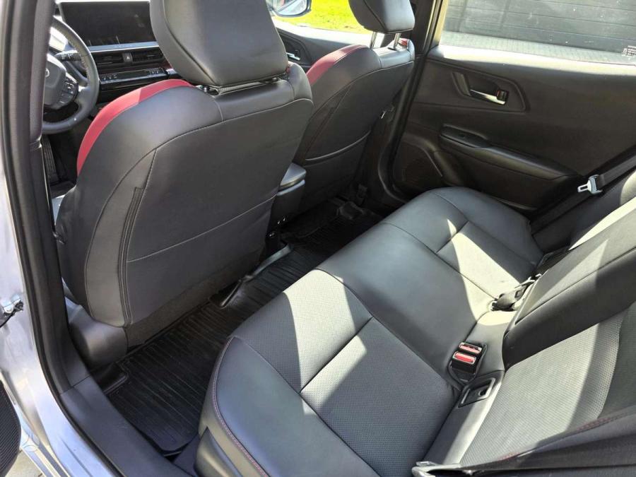 Grey Toyota Prius 2025 in Vilnius, with an engine capacity of 1.99 L and mileage of 7 thousand km for 31890 €, photo 26 on AUTOMOTO.COM.LV