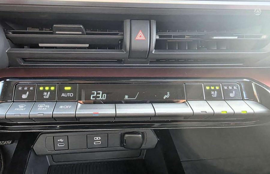 Grey Toyota Prius 2025 in Vilnius, with an engine capacity of 1.99 L and mileage of 7 thousand km for 31890 €, photo 31 on AUTOMOTO.COM.LV