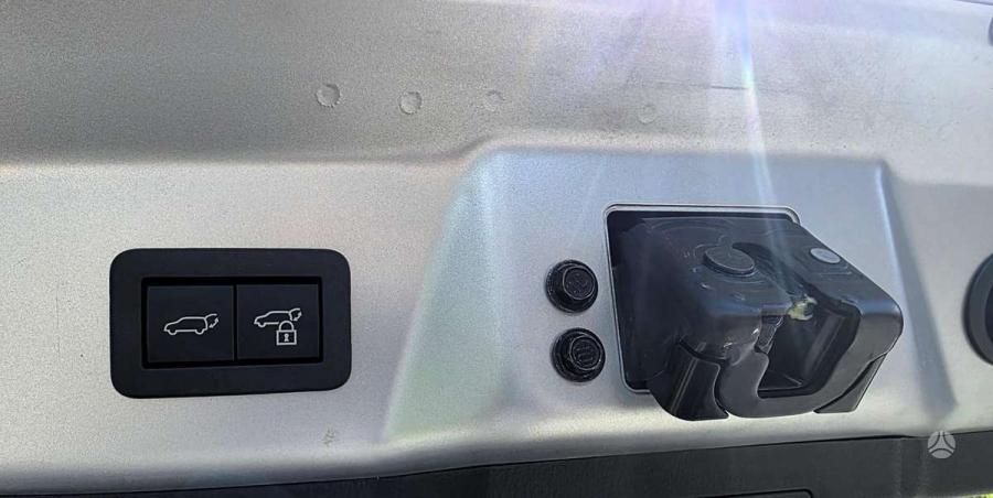 Grey Toyota Prius 2025 in Vilnius, with an engine capacity of 1.99 L and mileage of 7 thousand km for 31890 €, photo 40 on AUTOMOTO.COM.LV