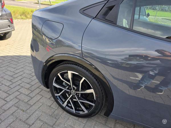 Pelēks Toyota Prius 2025 Viļņa, ar dzinēja tilpumu 2.00 L un nobraukumu 9 tūkst. km par 32000 €, foto 11 vietnē AUTOMOTO.COM.LV