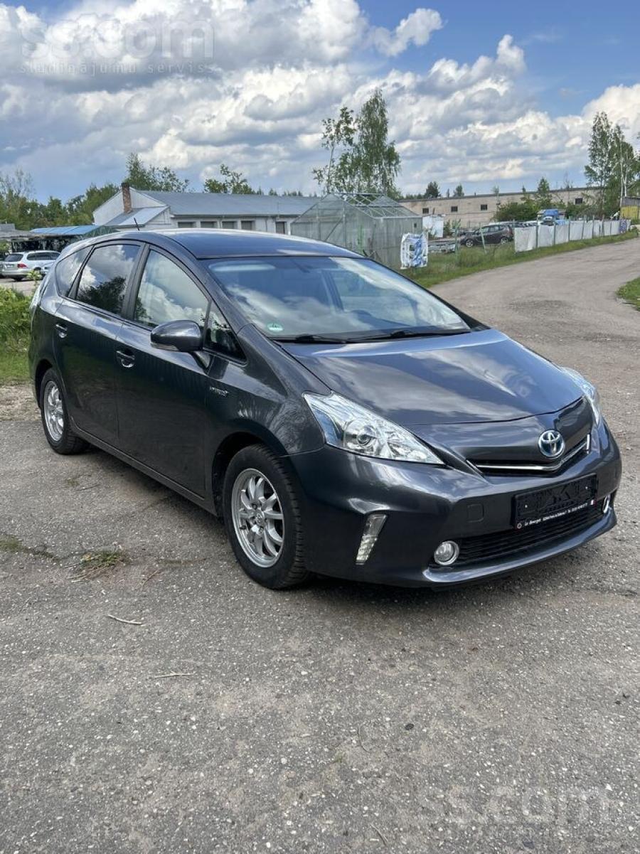Grey Toyota Prius 2012 in Daugavpils, with an engine capacity of 1.80 L and mileage of 298 thousand km for 7300 €, photo 2 on AUTOMOTO.COM.LV