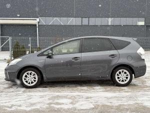 Grey Toyota Prius 2012 in Kaunas, with an engine capacity of 1.80 L and mileage of 211 thousand km for 8300 €, photo 2 on AUTOMOTO.COM.LV