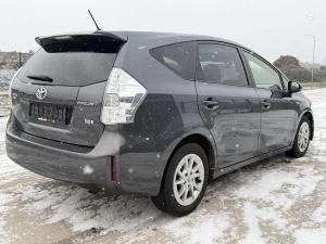 Grey Toyota Prius 2012 in Kaunas, with an engine capacity of 1.80 L and mileage of 211 thousand km for 8300 €, photo 5 on AUTOMOTO.COM.LV