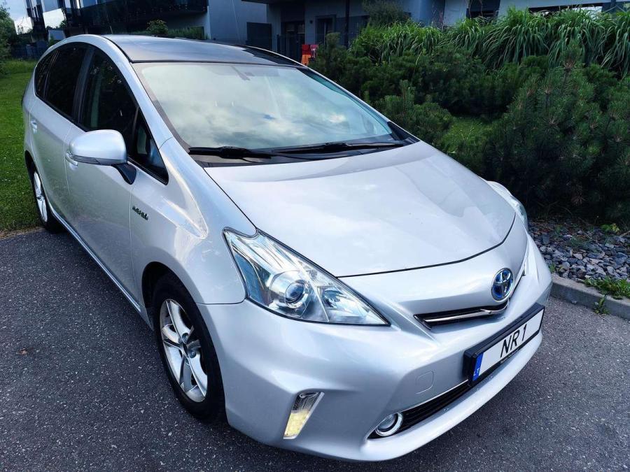 Pelēks Toyota Prius 2012 Kauņa, ar dzinēja tilpumu 1.80 L un nobraukumu 180 tūkst. km par 8650 €, foto 1 vietnē AUTOMOTO.COM.LV