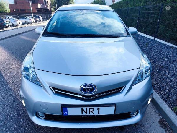 Pelēks Toyota Prius 2012 Kauņa, ar dzinēja tilpumu 1.80 L un nobraukumu 180 tūkst. km par 8650 €, foto 4 vietnē AUTOMOTO.COM.LV