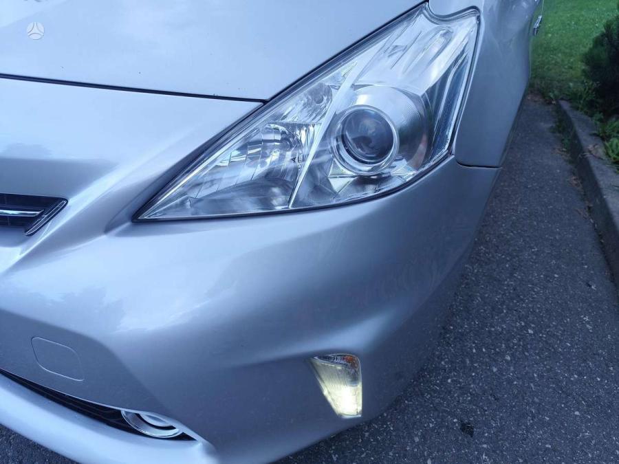Pelēks Toyota Prius 2012 Kauņa, ar dzinēja tilpumu 1.80 L un nobraukumu 180 tūkst. km par 8650 €, foto 30 vietnē AUTOMOTO.COM.LV
