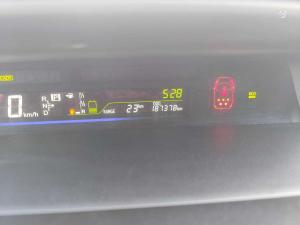 Pelēks Toyota Prius 2012 Kauņa, ar dzinēja tilpumu 1.80 L un nobraukumu 180 tūkst. km par 8650 €, foto 32 vietnē AUTOMOTO.COM.LV