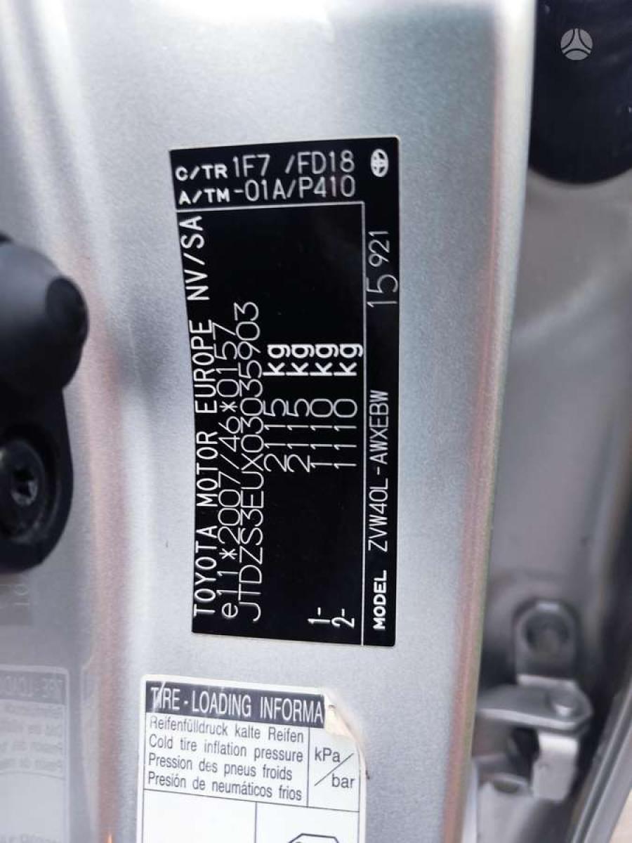 Pelēks Toyota Prius 2012 Kauņa, ar dzinēja tilpumu 1.80 L un nobraukumu 180 tūkst. km par 8650 €, foto 33 vietnē AUTOMOTO.COM.LV