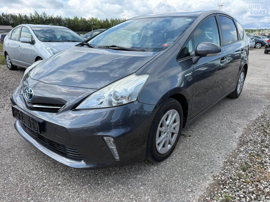 Grey Toyota Prius 2012 in Vilnius, with an engine capacity of 1.80 L and mileage of 248 thousand km for 12800 €, photo 1 on AUTOMOTO.COM.LV