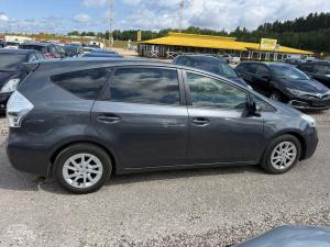 Grey Toyota Prius 2012 in Vilnius, with an engine capacity of 1.80 L and mileage of 248 thousand km for 12800 €, photo 8 on AUTOMOTO.COM.LV