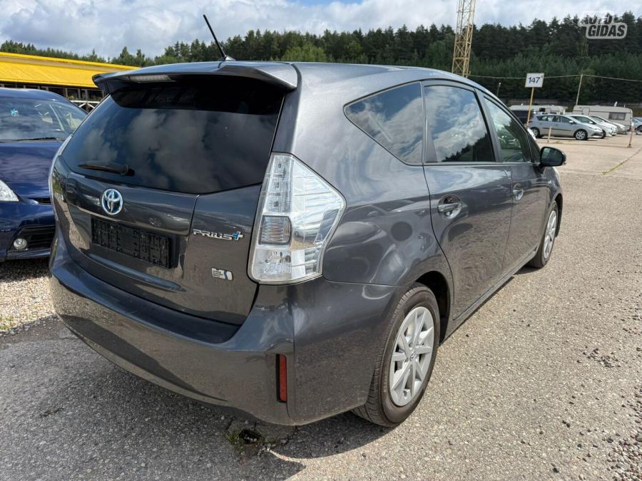 Grey Toyota Prius 2012 in Vilnius, with an engine capacity of 1.80 L and mileage of 248 thousand km for 12800 €, photo 9 on AUTOMOTO.COM.LV