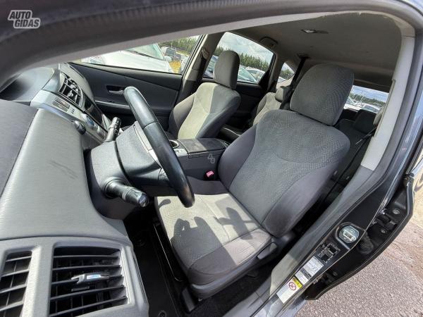 Grey Toyota Prius 2012 in Vilnius, with an engine capacity of 1.80 L and mileage of 248 thousand km for 12800 €, photo 9 on AUTOMOTO.COM.LV