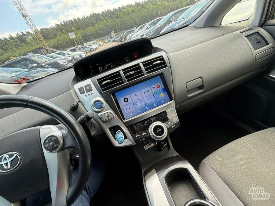 Grey Toyota Prius 2012 in Vilnius, with an engine capacity of 1.80 L and mileage of 248 thousand km for 12800 €, photo 16 on AUTOMOTO.COM.LV