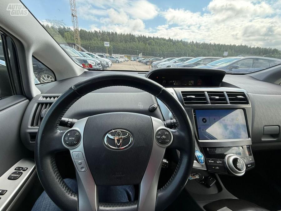 Grey Toyota Prius 2012 in Vilnius, with an engine capacity of 1.80 L and mileage of 248 thousand km for 12800 €, photo 19 on AUTOMOTO.COM.LV