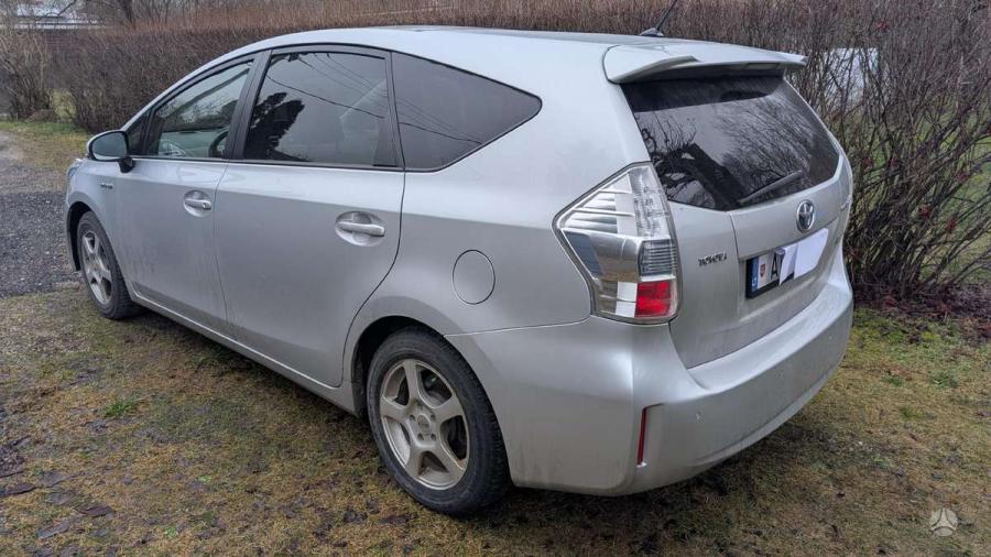Pelēks Toyota Prius 2013 Viļņa, ar dzinēja tilpumu 0.00 L un nobraukumu 295 tūkst. km par 7200 €, foto 5 vietnē AUTOMOTO.COM.LV