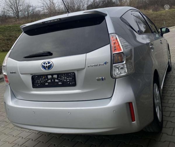 Pelēks Toyota Prius 2013 Viļņa, ar dzinēja tilpumu 1.80 L un nobraukumu 215 tūkst. km par 9950 €, foto 7 vietnē AUTOMOTO.COM.LV