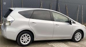 Grey Toyota Prius 2013 in Vilnius, with an engine capacity of 1.80 L and mileage of 215 thousand km for 9950 €, photo 8 on AUTOMOTO.COM.LV