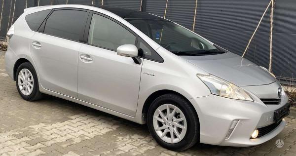 Pelēks Toyota Prius 2013 Viļņa, ar dzinēja tilpumu 1.80 L un nobraukumu 215 tūkst. km par 9950 €, foto 10 vietnē AUTOMOTO.COM.LV