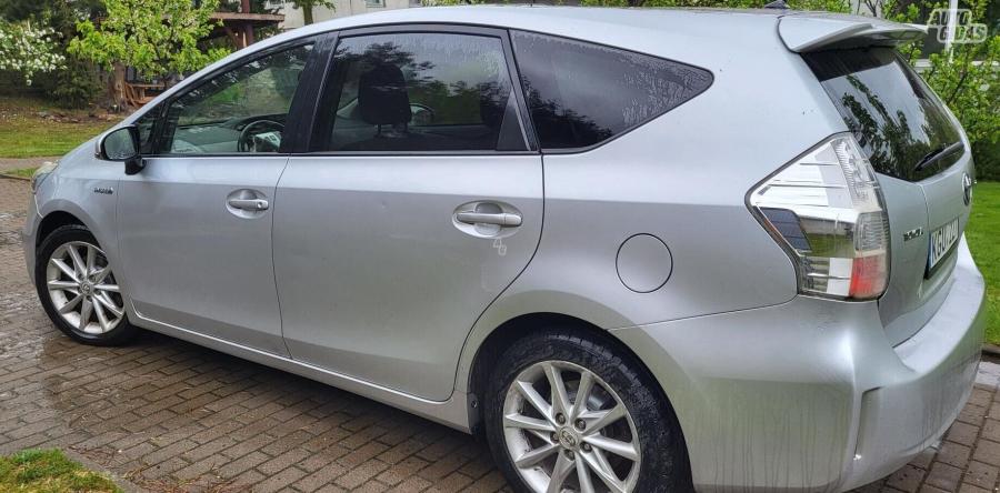 Grey Toyota Prius 2013 in Lazdijai, with an engine capacity of 1.80 L and mileage of 372 thousand km for 7000 €, photo 1 on AUTOMOTO.COM.LV