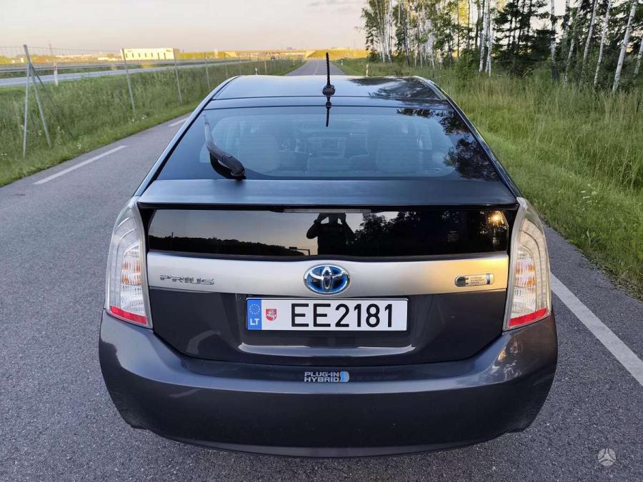 Pelēks Toyota Prius 2013 Kauņa, ar dzinēja tilpumu 1.80 L un nobraukumu 243 tūkst. km par 7300 €, foto 6 vietnē AUTOMOTO.COM.LV