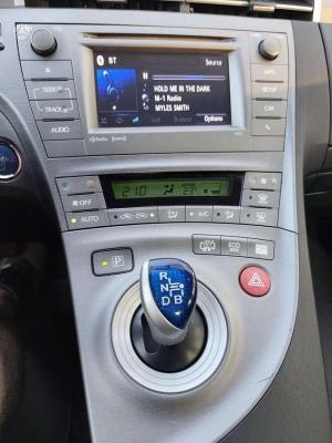 Pelēks Toyota Prius 2013 Kauņa, ar dzinēja tilpumu 1.80 L un nobraukumu 243 tūkst. km par 7300 €, foto 15 vietnē AUTOMOTO.COM.LV