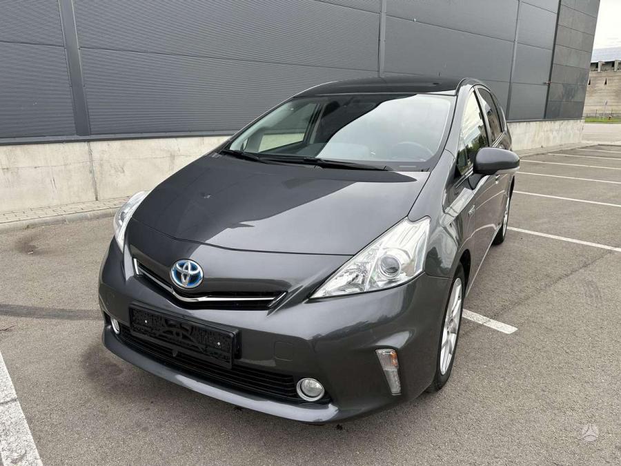 Grey Toyota Prius 2013 in Telschi, with an engine capacity of 1.80 L and mileage of 301 thousand km for 8000 €, photo 1 on AUTOMOTO.COM.LV