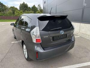 Grey Toyota Prius 2013 in Telschi, with an engine capacity of 1.80 L and mileage of 301 thousand km for 8000 €, photo 4 on AUTOMOTO.COM.LV