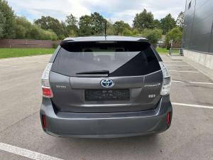 Grey Toyota Prius 2013 in Telschi, with an engine capacity of 1.80 L and mileage of 301 thousand km for 8000 €, photo 5 on AUTOMOTO.COM.LV