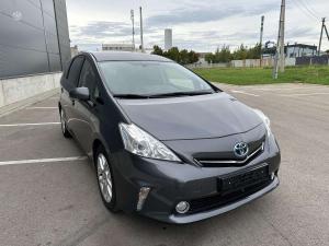 Grey Toyota Prius 2013 in Telschi, with an engine capacity of 1.80 L and mileage of 301 thousand km for 8000 €, photo 8 on AUTOMOTO.COM.LV