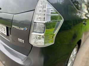 Pelēks Toyota Prius 2013 Marijampole, ar dzinēja tilpumu 1.80 L un nobraukumu 307 tūkst. km par 8500 €, foto 12 vietnē AUTOMOTO.COM.LV
