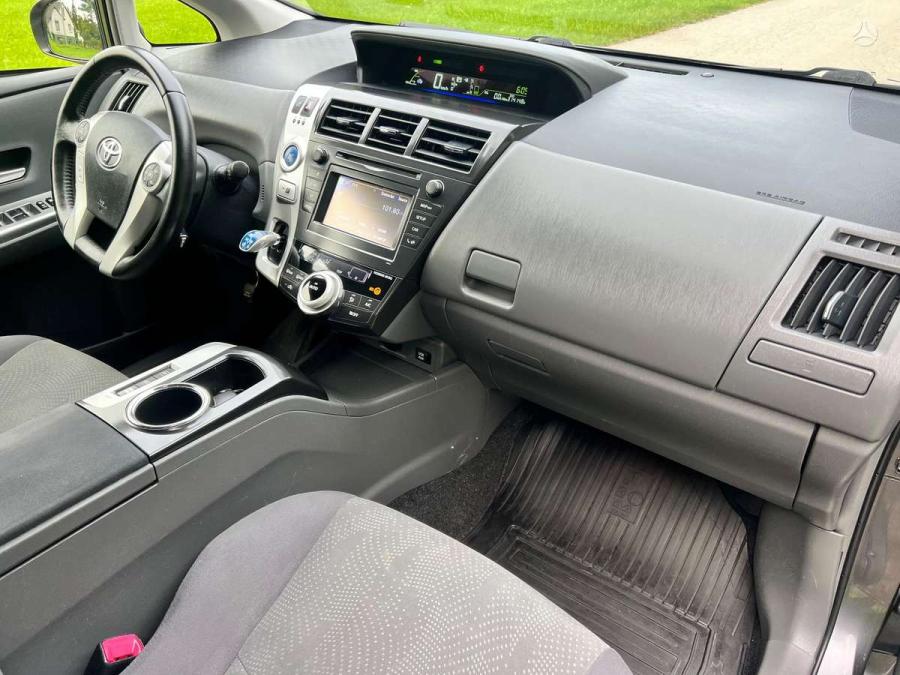 Pelēks Toyota Prius 2013 Marijampole, ar dzinēja tilpumu 1.80 L un nobraukumu 307 tūkst. km par 8500 €, foto 15 vietnē AUTOMOTO.COM.LV