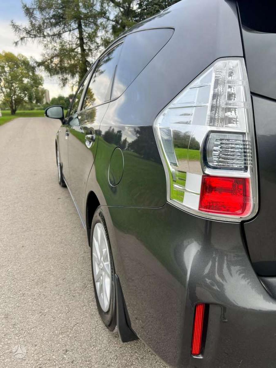 Pelēks Toyota Prius 2013 Marijampole, ar dzinēja tilpumu 1.80 L un nobraukumu 307 tūkst. km par 8500 €, foto 16 vietnē AUTOMOTO.COM.LV