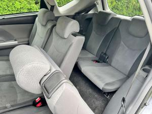 Pelēks Toyota Prius 2013 Marijampole, ar dzinēja tilpumu 1.80 L un nobraukumu 307 tūkst. km par 8500 €, foto 28 vietnē AUTOMOTO.COM.LV