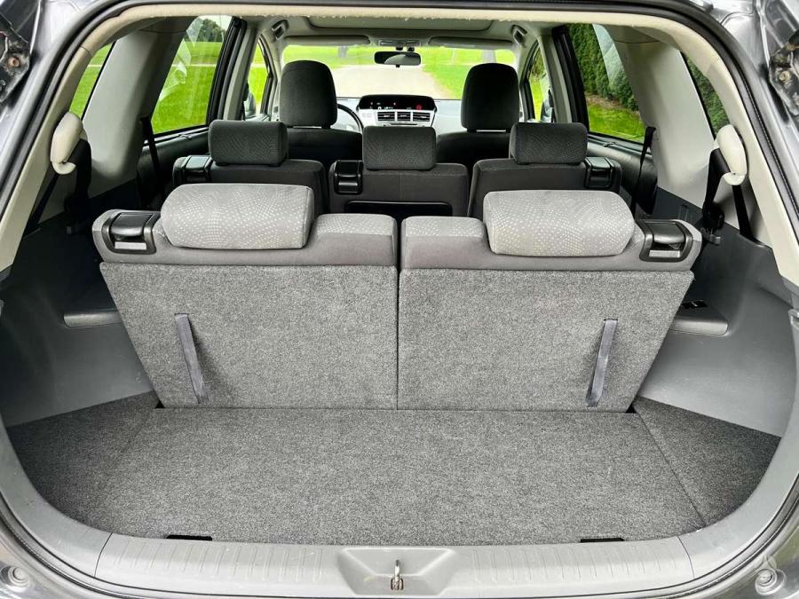 Pelēks Toyota Prius 2013 Marijampole, ar dzinēja tilpumu 1.80 L un nobraukumu 307 tūkst. km par 8500 €, foto 31 vietnē AUTOMOTO.COM.LV