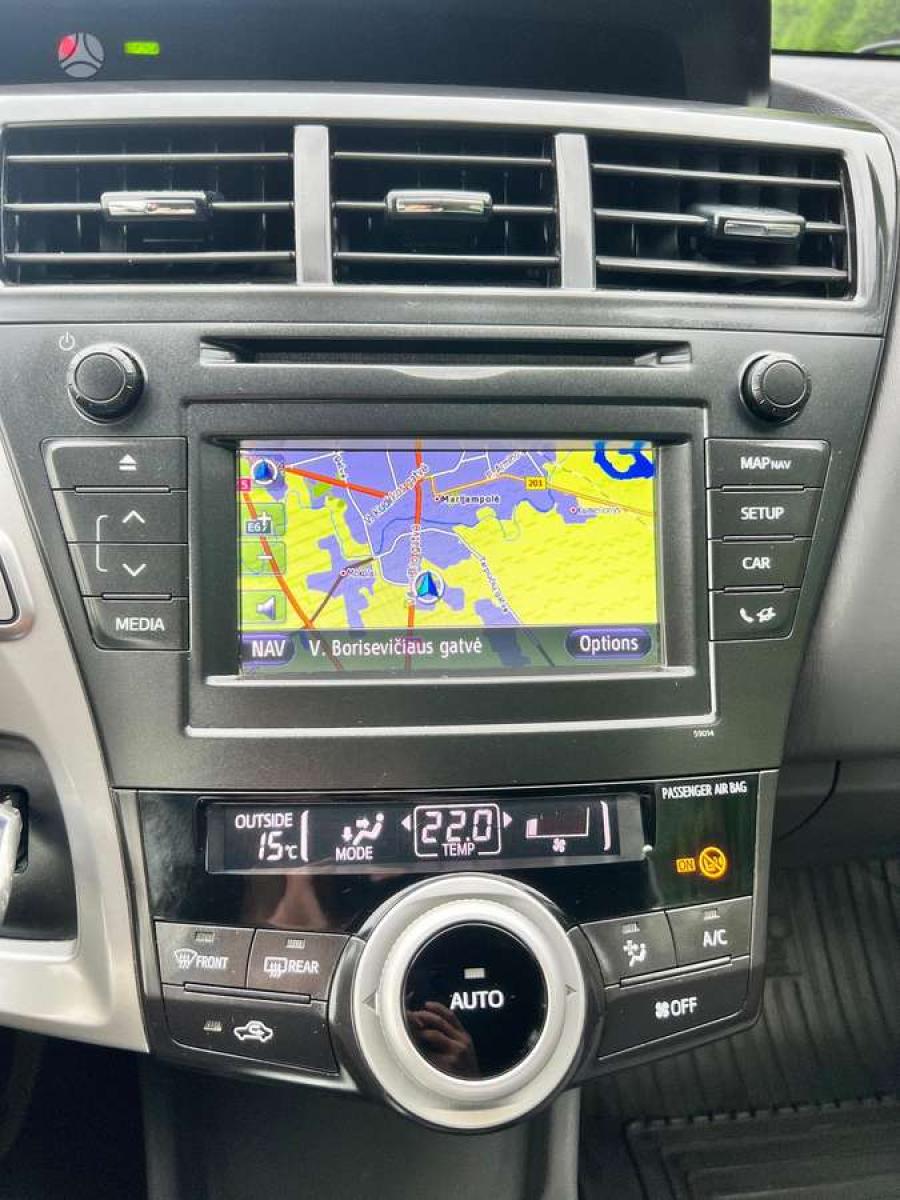 Pelēks Toyota Prius 2013 Marijampole, ar dzinēja tilpumu 1.80 L un nobraukumu 307 tūkst. km par 8500 €, foto 46 vietnē AUTOMOTO.COM.LV