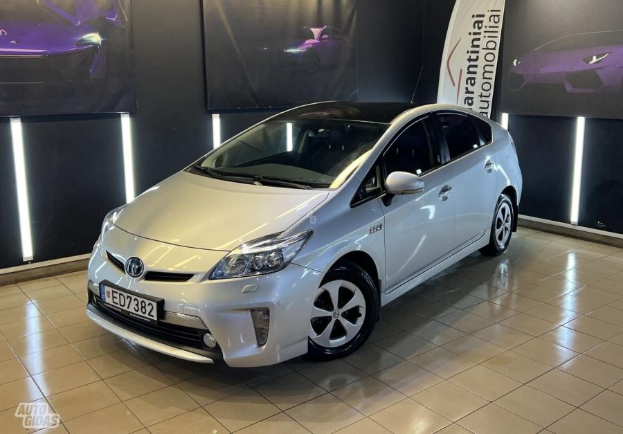 Grey Toyota Prius 2014 in Avizieniai, with an engine capacity of 1.80 L and mileage of 261 thousand km for 8750 €, photo 1 on AUTOMOTO.COM.LV