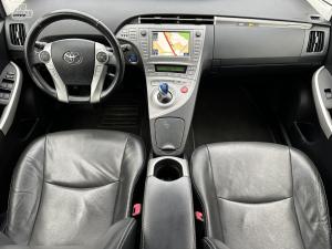 Grey Toyota Prius 2014 in Avizieniai, with an engine capacity of 1.80 L and mileage of 261 thousand km for 8750 €, photo 4 on AUTOMOTO.COM.LV