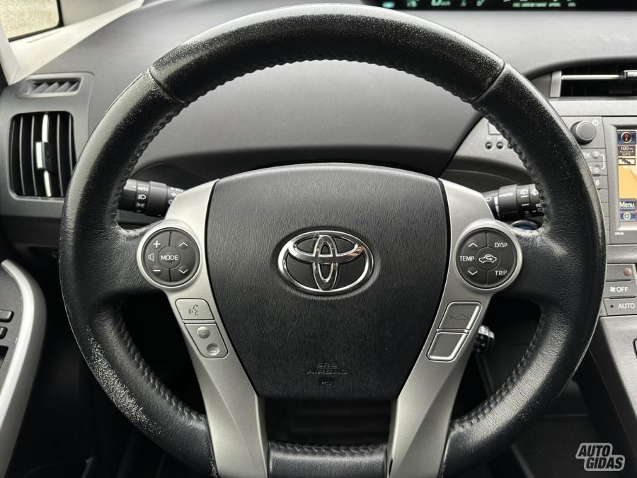Grey Toyota Prius 2014 in Avizieniai, with an engine capacity of 1.80 L and mileage of 261 thousand km for 8750 €, photo 7 on AUTOMOTO.COM.LV