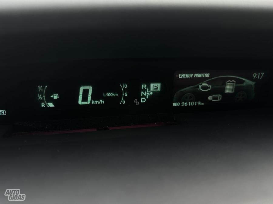 Grey Toyota Prius 2014 in Avizieniai, with an engine capacity of 1.80 L and mileage of 261 thousand km for 8750 €, photo 8 on AUTOMOTO.COM.LV