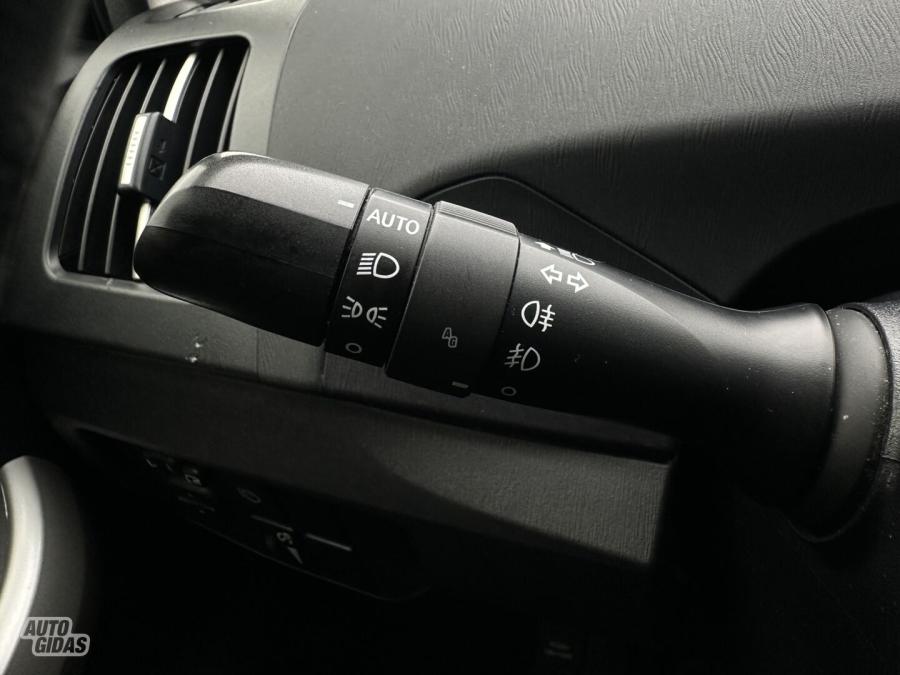 Grey Toyota Prius 2014 in Avizieniai, with an engine capacity of 1.80 L and mileage of 261 thousand km for 8750 €, photo 11 on AUTOMOTO.COM.LV