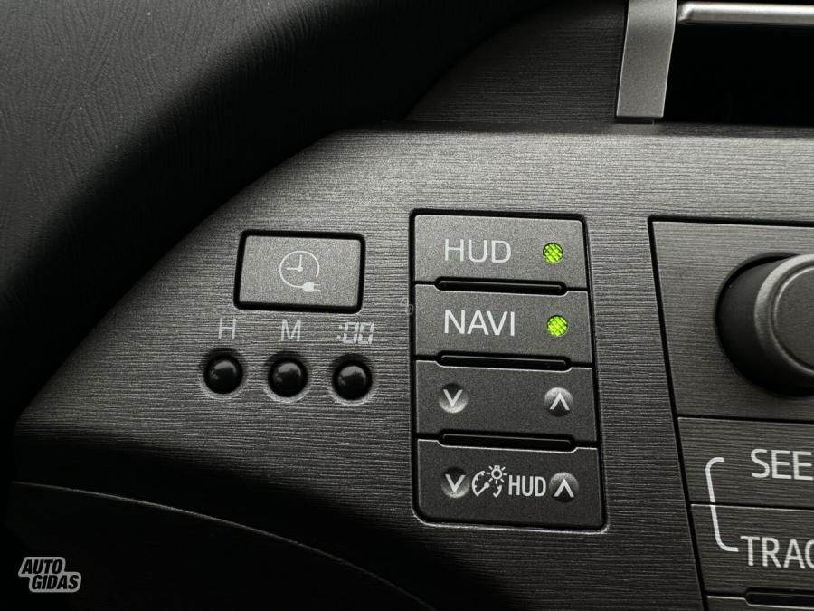 Grey Toyota Prius 2014 in Avizieniai, with an engine capacity of 1.80 L and mileage of 261 thousand km for 8750 €, photo 17 on AUTOMOTO.COM.LV