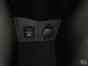 Grey Toyota Prius 2014 in Avizieniai, with an engine capacity of 1.80 L and mileage of 261 thousand km for 8750 €, photo 22 on AUTOMOTO.COM.LV