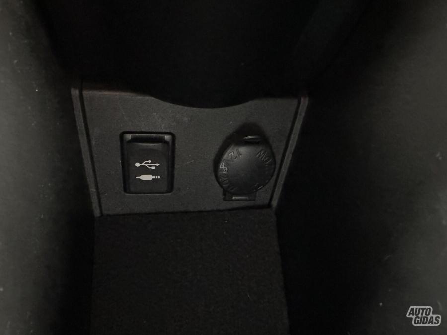 Grey Toyota Prius 2014 in Avizieniai, with an engine capacity of 1.80 L and mileage of 261 thousand km for 8750 €, photo 22 on AUTOMOTO.COM.LV