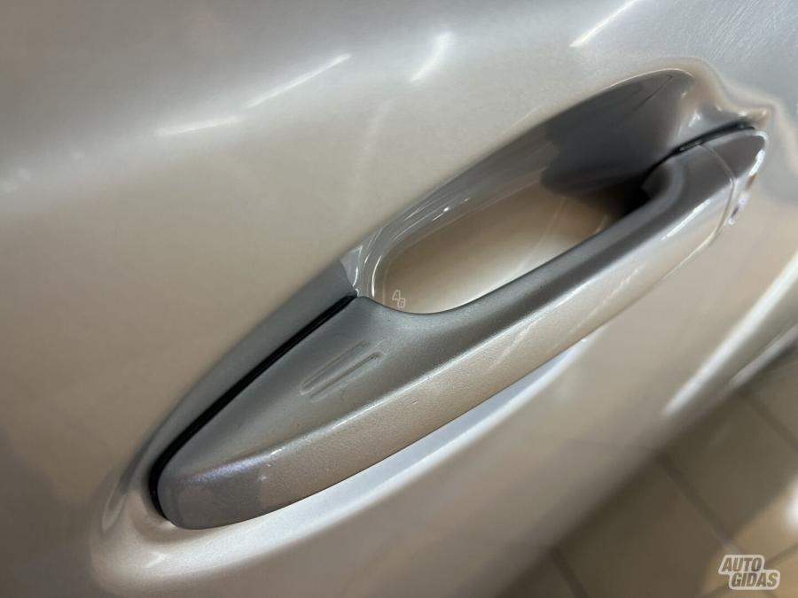 Grey Toyota Prius 2014 in Avizieniai, with an engine capacity of 1.80 L and mileage of 261 thousand km for 8750 €, photo 27 on AUTOMOTO.COM.LV