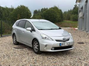 Grey Toyota Prius 2014 in Vilnius, with an engine capacity of 1.80 L and mileage of 444 thousand km for 7300 €, photo 4 on AUTOMOTO.COM.LV
