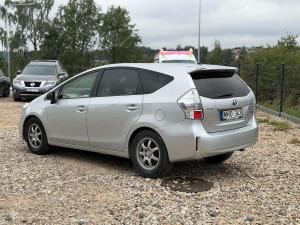 Grey Toyota Prius 2014 in Vilnius, with an engine capacity of 1.80 L and mileage of 444 thousand km for 7300 €, photo 5 on AUTOMOTO.COM.LV