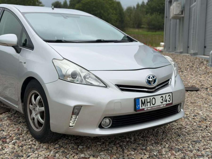 Grey Toyota Prius 2014 in Vilnius, with an engine capacity of 1.80 L and mileage of 444 thousand km for 7300 €, photo 15 on AUTOMOTO.COM.LV