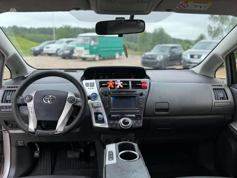 Grey Toyota Prius 2014 in Vilnius, with an engine capacity of 1.80 L and mileage of 444 thousand km for 7300 €, photo 19 on AUTOMOTO.COM.LV